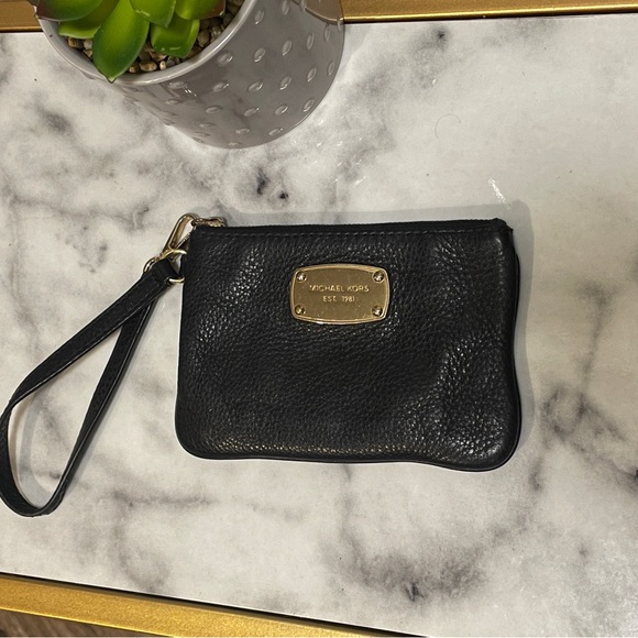 Michael Kors | Bags | Michael Kors Wristlet Wallet | Poshmark